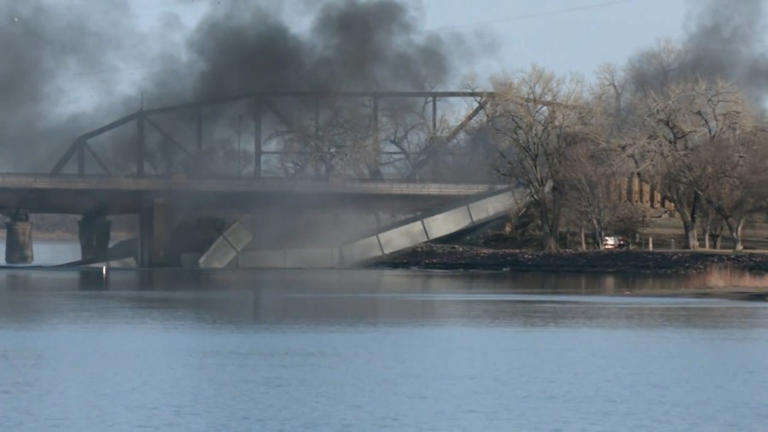 Crews blast old Pierre-Ft. Pierre bridge Monday