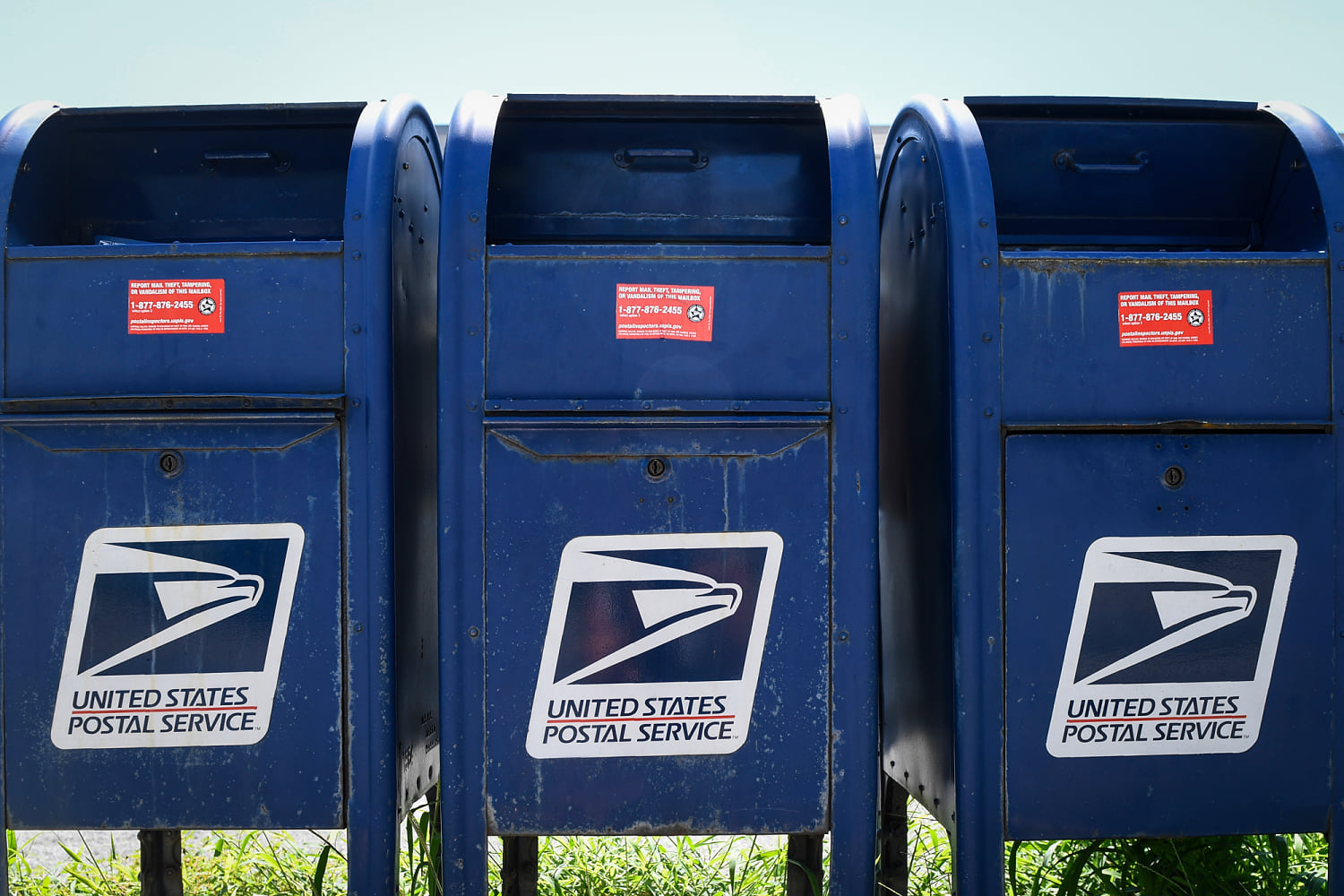 USPS worker stole $1.6 million in checks from mail, funded lavish ...