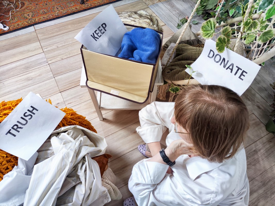 Expert Shares Simple Tricks for Overcoming 'Decluttering Paralysis'