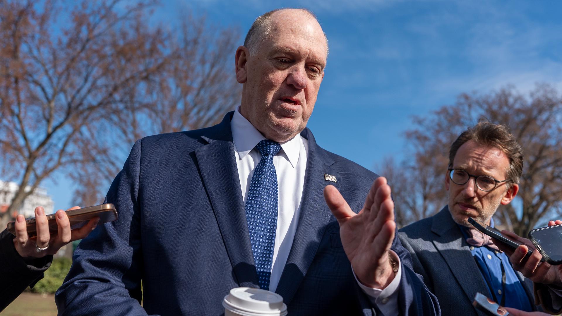 Tom Homan speaks to media about Venezuelan immigrants deported to El ...