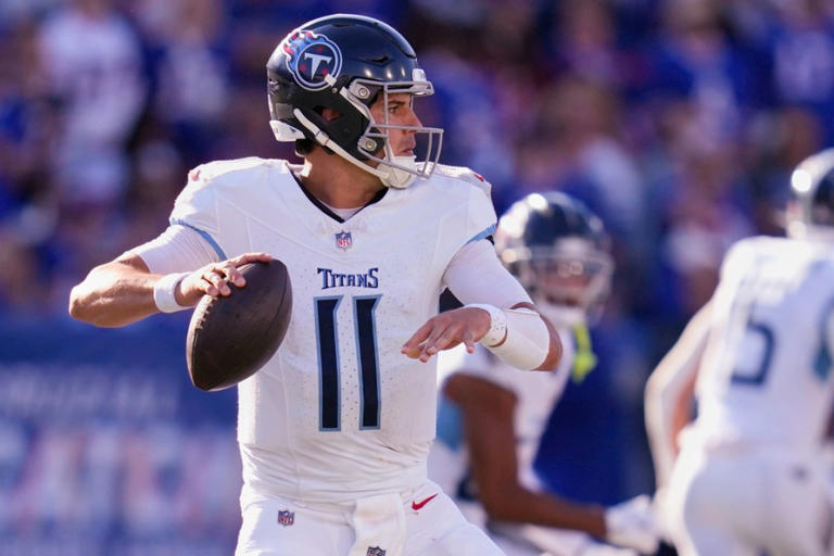Signing of veteran backup Brandon Allen points to the Titans using No. 1 draft pick on QB