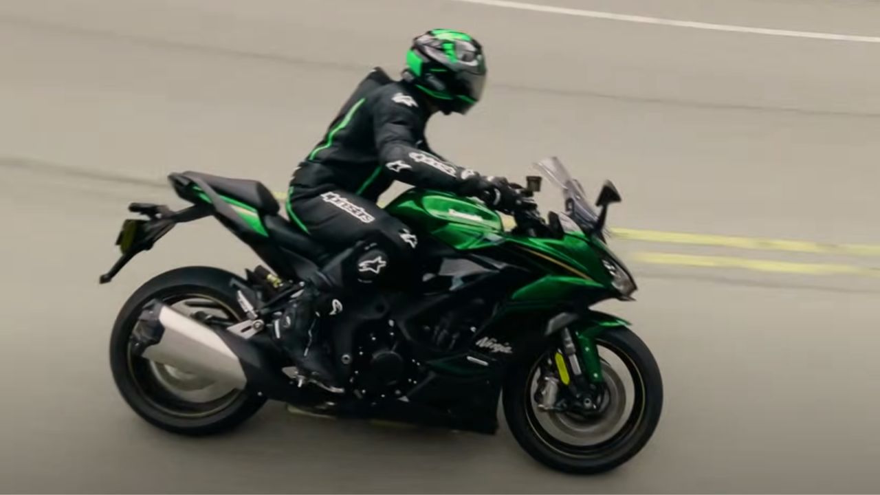 Kawasaki Ninja 1100 SX from Japan comes with factory-integrated dash ...