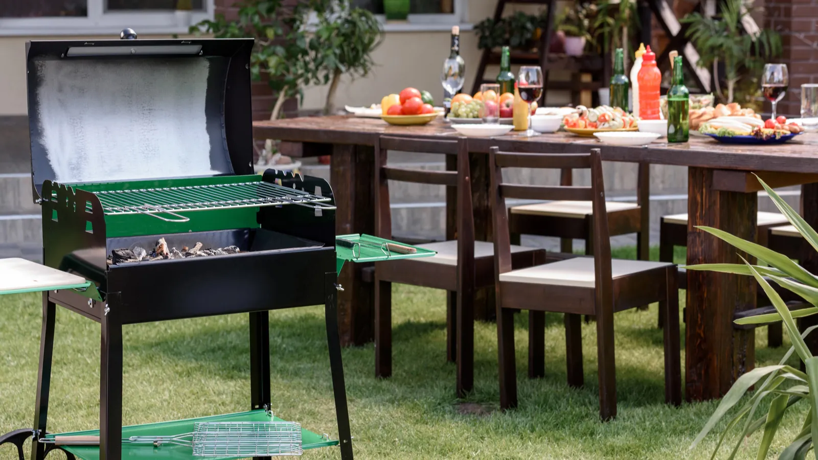 The Ultimate Backyard BBQ Guide for 2025