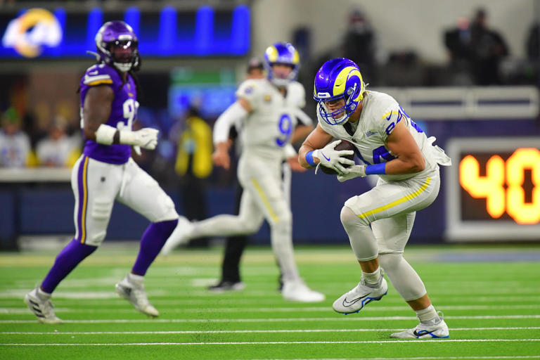 Salary cap hit for Jaguars' free agent TE signing Hunter Long