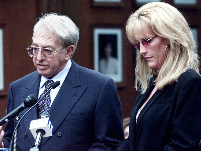 Where Is Erin Brockovich Now? All About the Former Paralegal's Life 25 ...