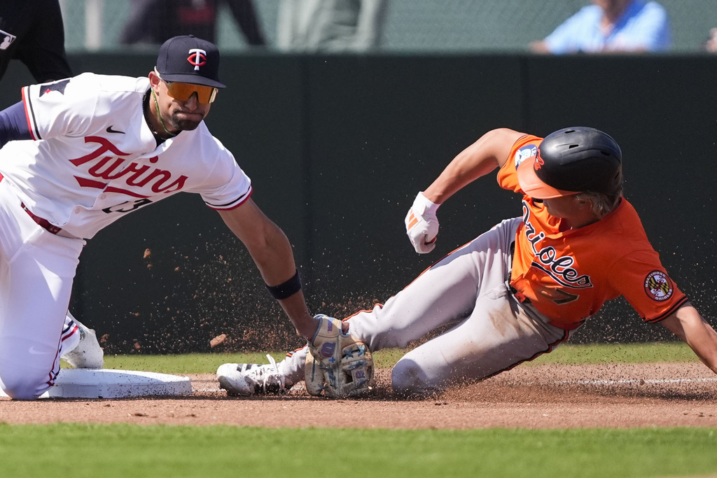 Twins' Royce Lewis will miss start of season after hurting his hamstring
