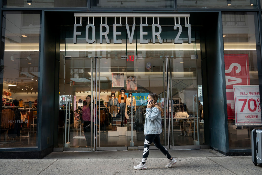 Forever 21 set to close all stores following bankruptcy filing
