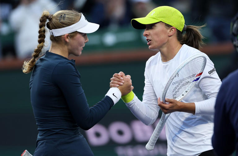 Iga Swiatek speaks out on ball boy drama, fan’s double standard after ...