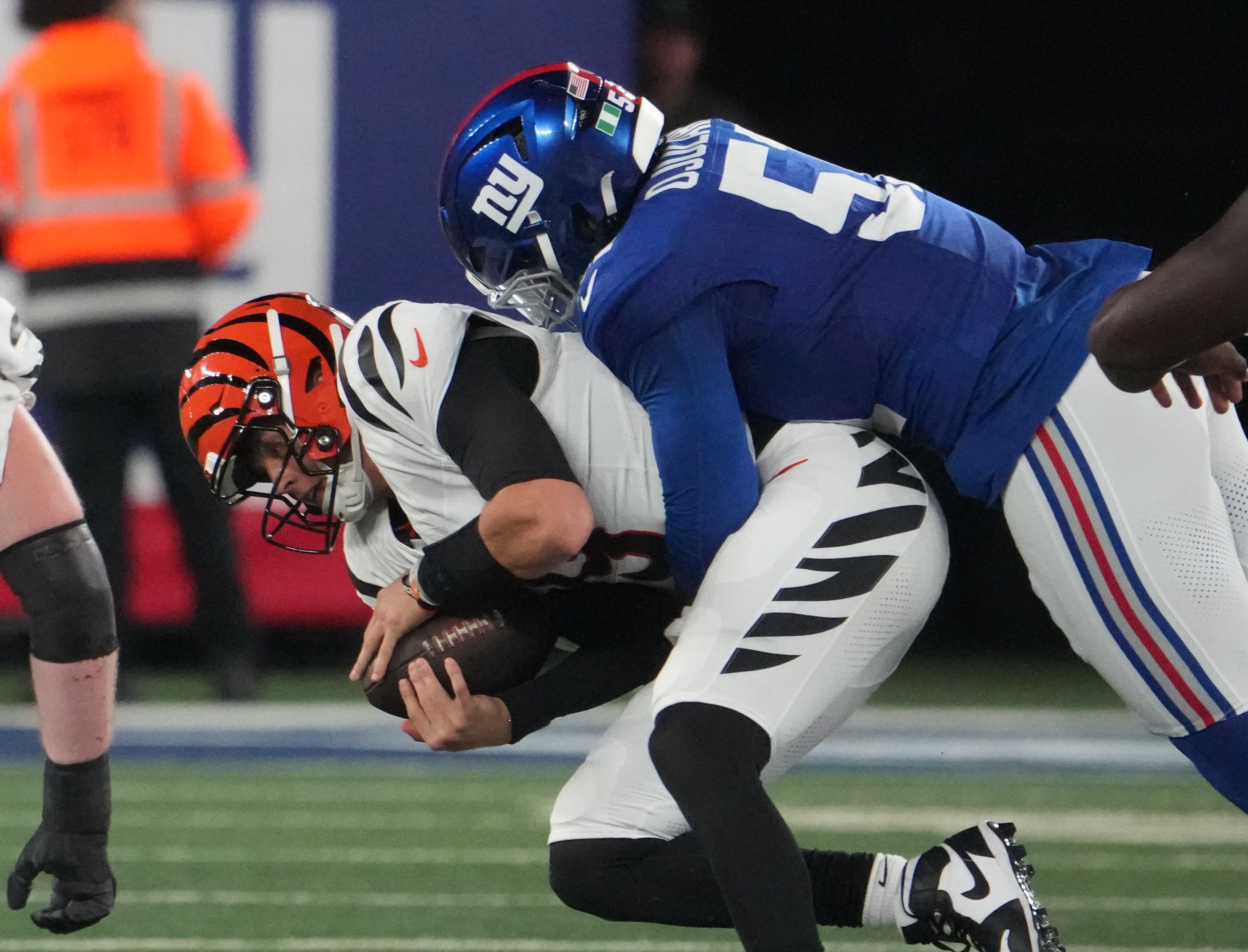 Eagles agree to a one-year deal with talented former Giants pass rusher ...