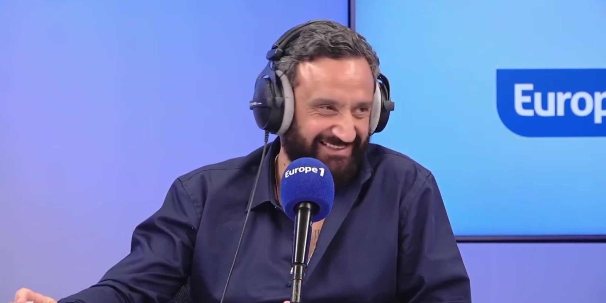 Affiche ciblant Cyril Hanouna : «Une branche de LFI est en train de se ...