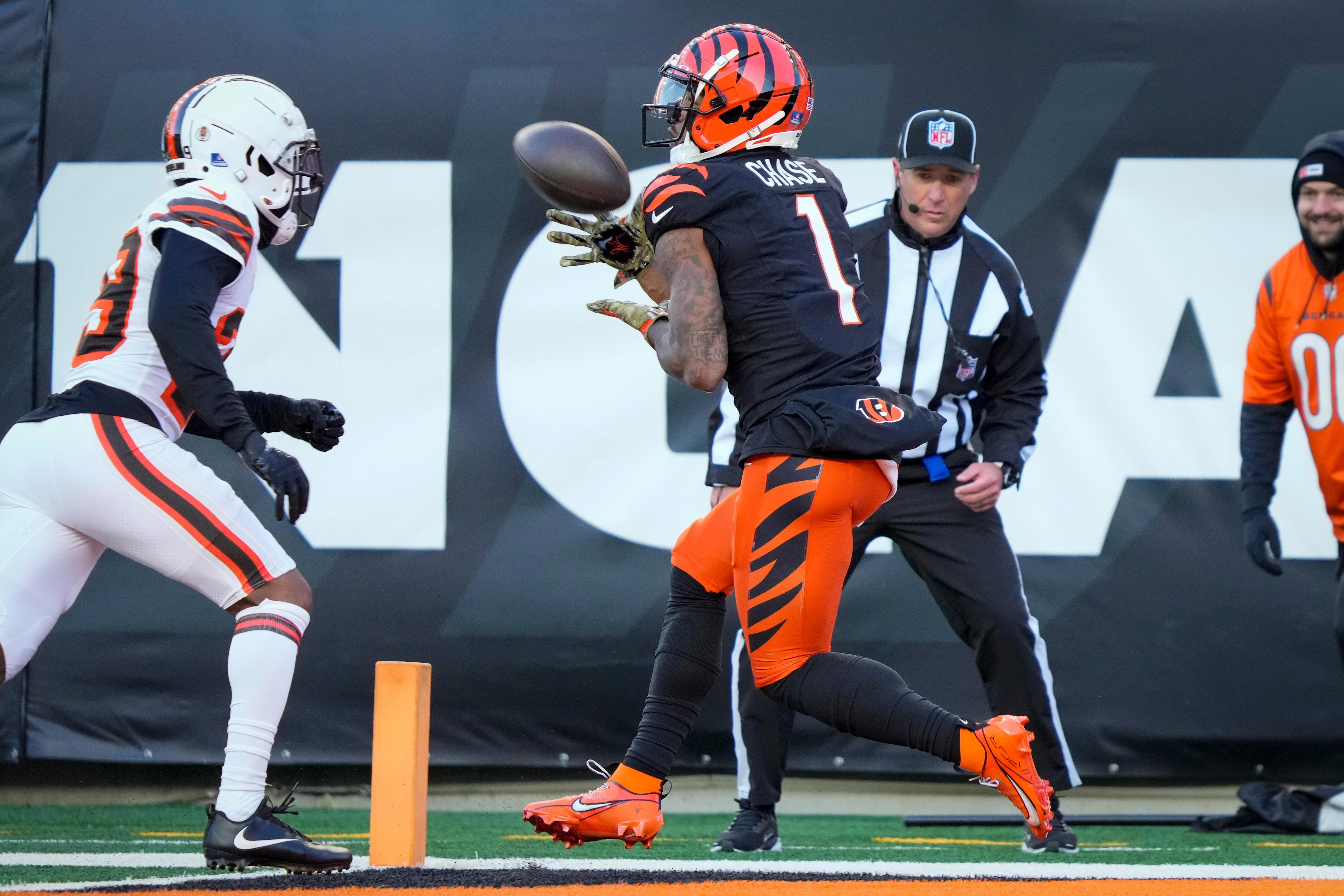 Where do Ja'Marr Chase and Tee Higgins's new salaries rank among NFL ...