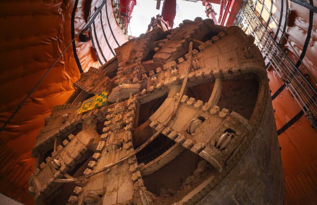 Huge HS2 tunnelling machine lifted out of ground after completing five ...