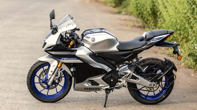 Yamaha YZF-R3 Vs. Yamaha YZF-R15: How Do These Two Sport Bikes Compare?