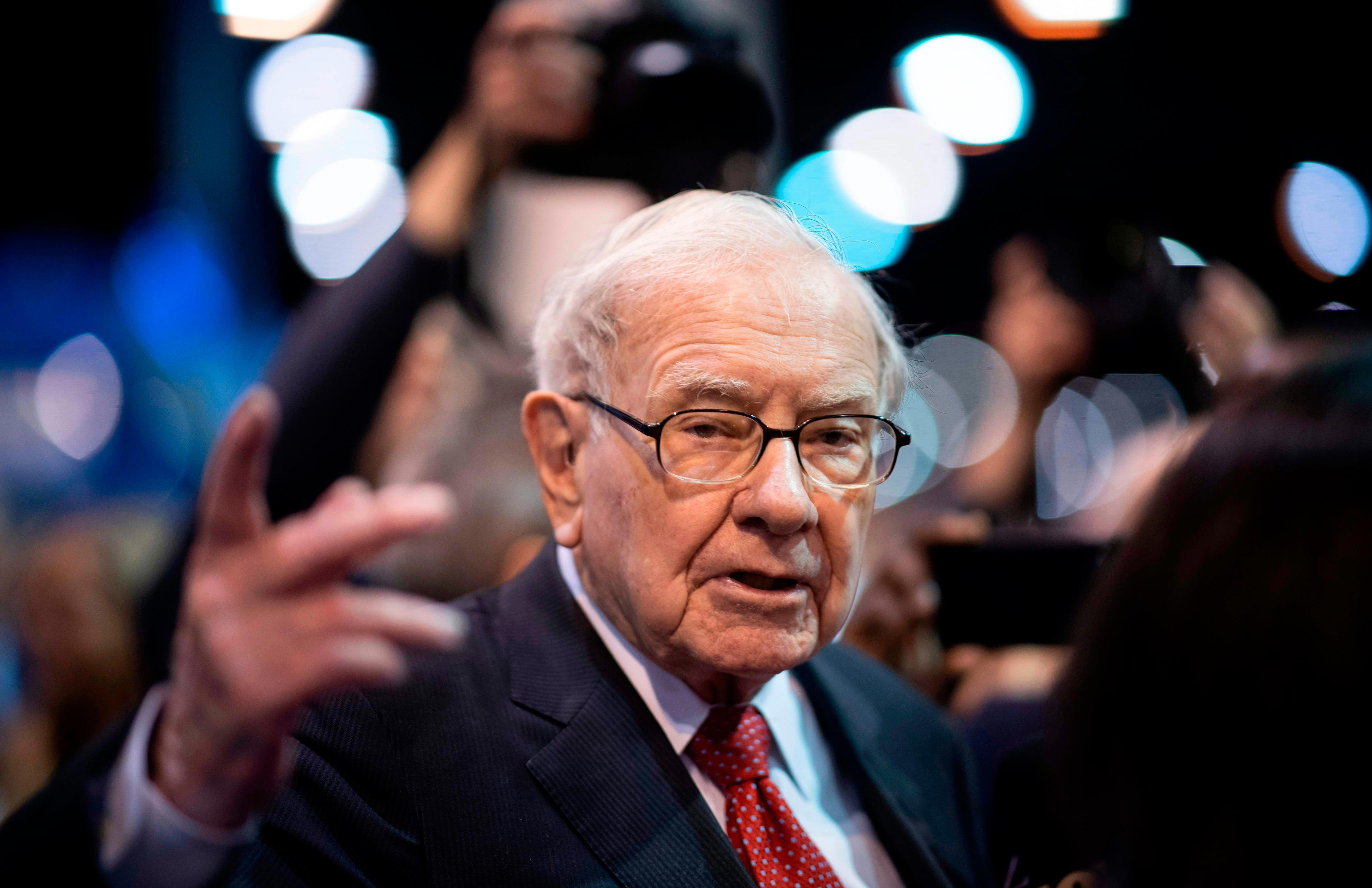 Warren Buffett makes his $1 million March Madness bracket challenge ...