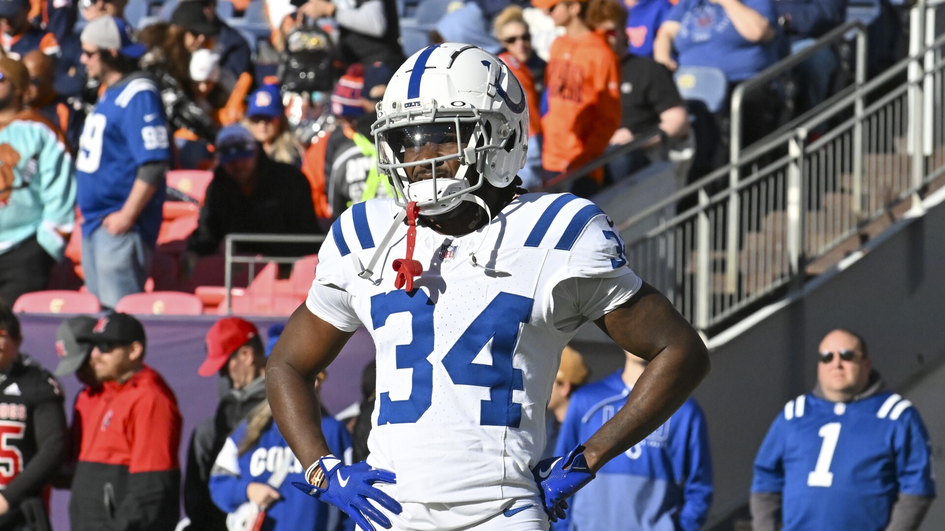 Colts re-sign CB David Long