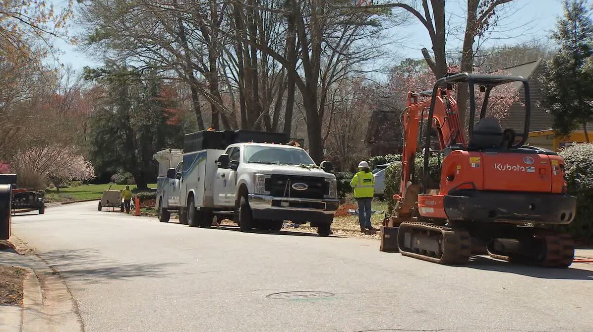 Officials: Crews working to repair leak after Upstate gas line damaged