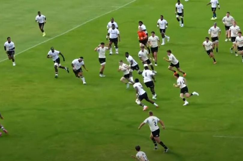Worst rugby kit clash of all time leaves TV viewers stunned