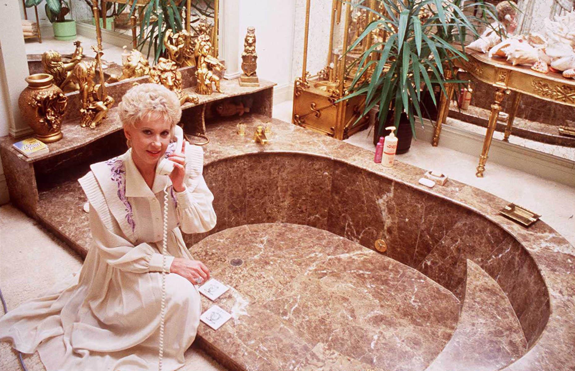 Remember these 1980s decorating trends? See the amazing archive pictures