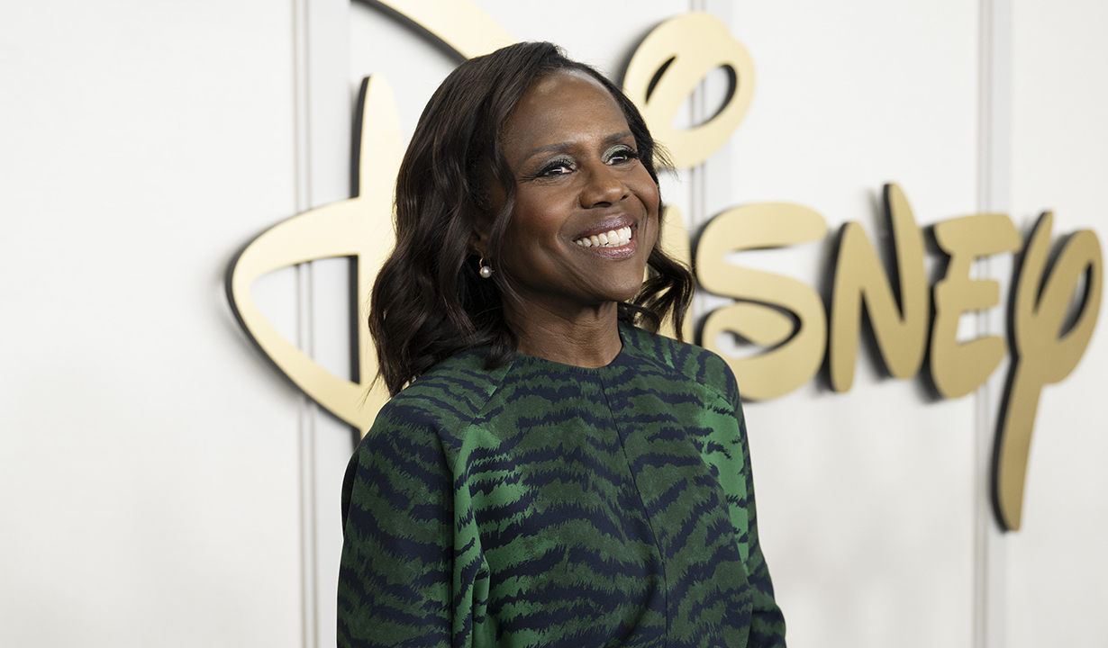 ABC News' Deborah Roberts Says Goodbye: ‘End of an Era, Moving Along'