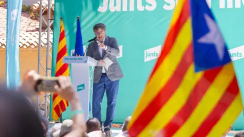 Podemos se abre a negociar la cesión de inmigración a Cataluña tras la ...