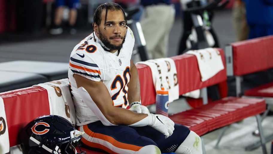 Chicago Bears hand special teams ace a contract for third season