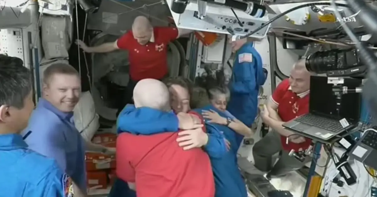 'Alien' Spotted on International Space Station as SpaceX Crew FINALLY ...