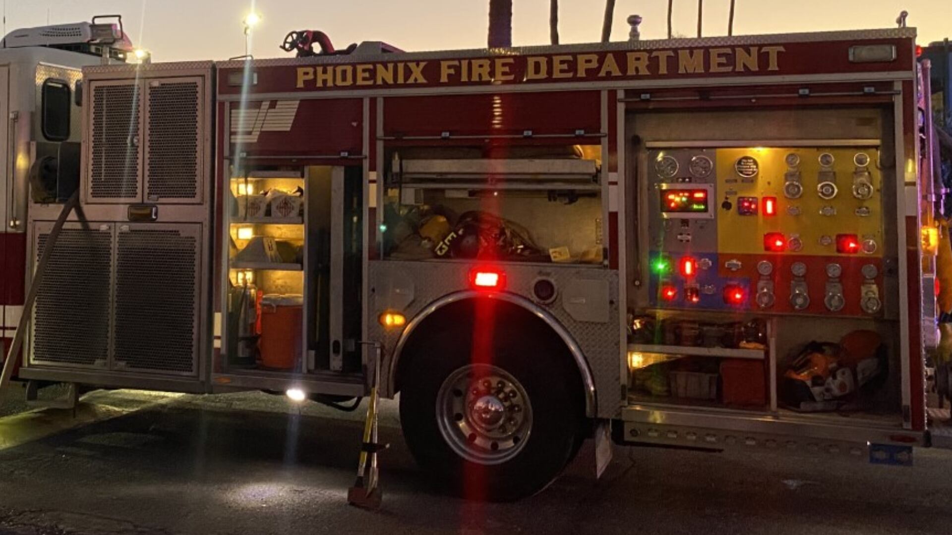 5 hurt after crash in west Phoenix