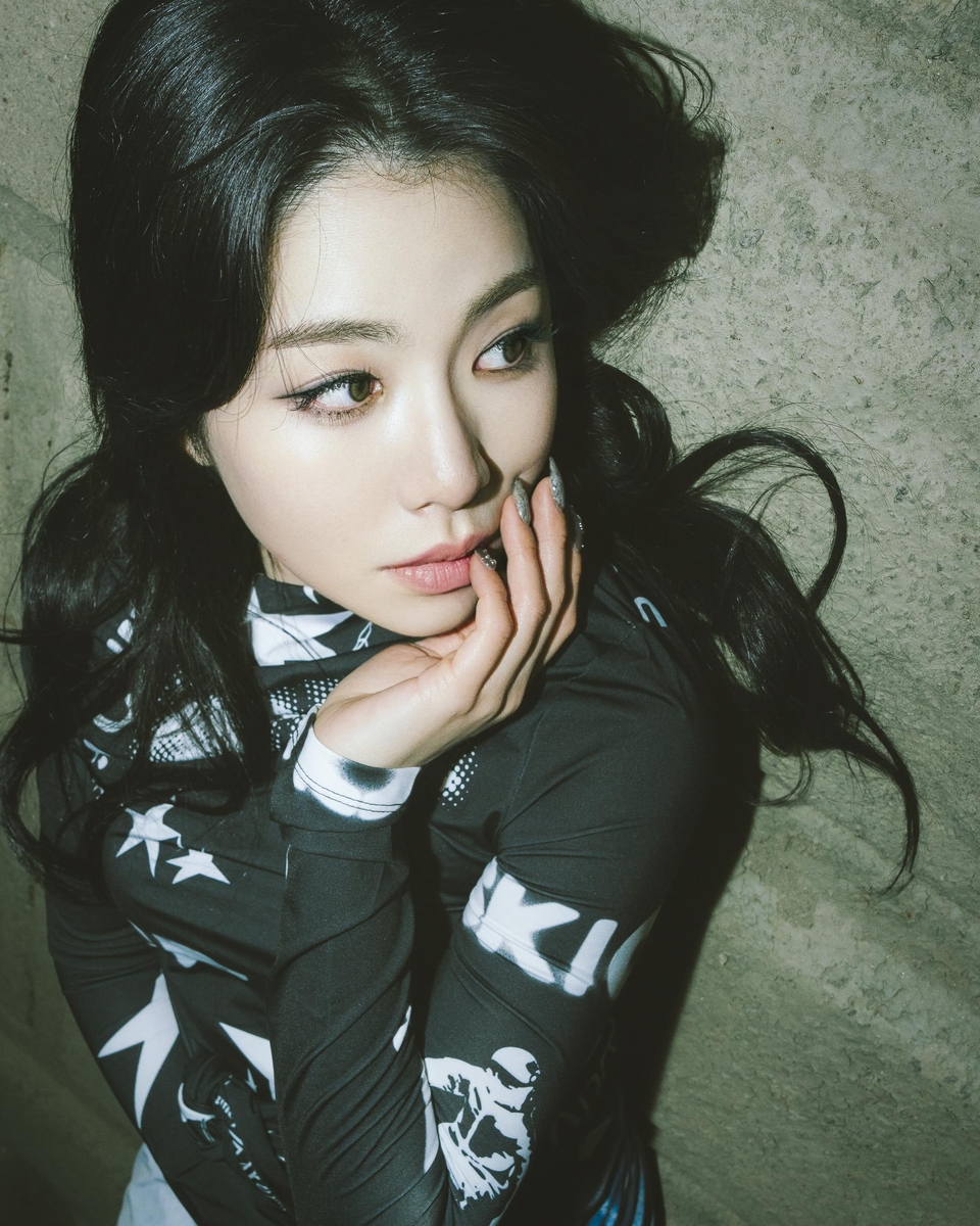 한 편의 SF 영화 같네…100% AI로 뮤비 만드는 시대 열렸다