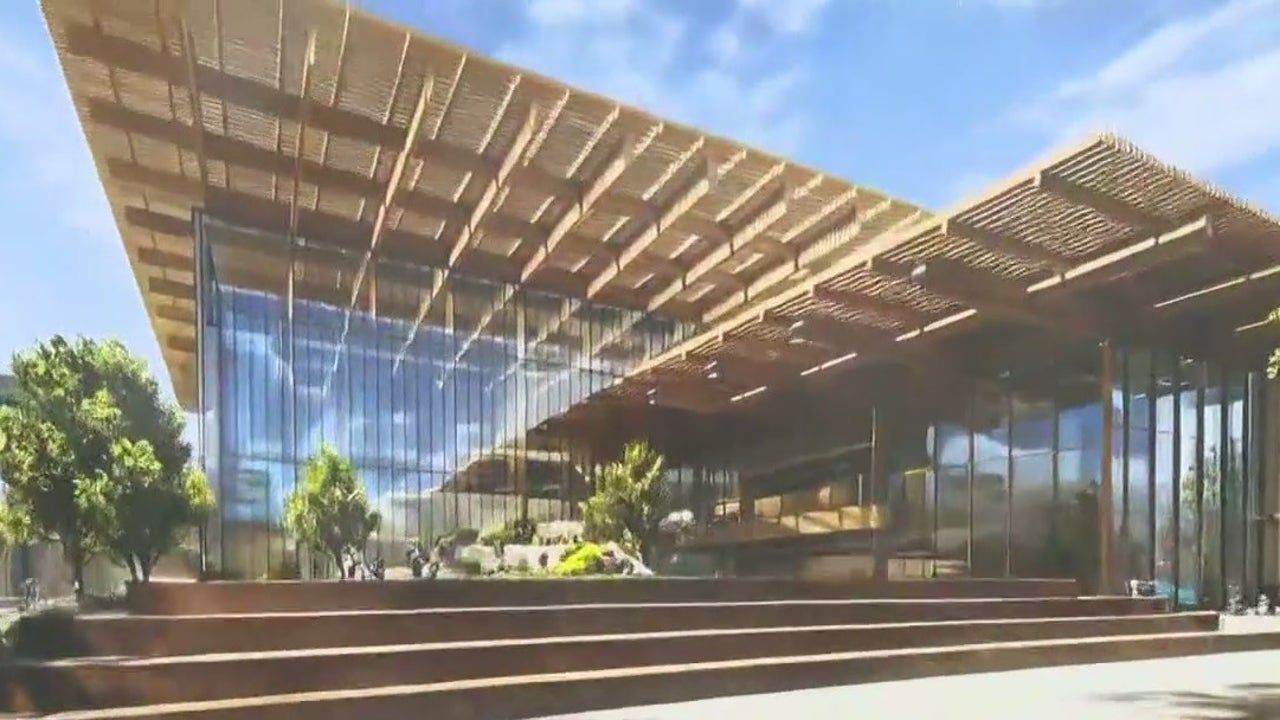 Houston officials face community concerns over George R. Brown ...