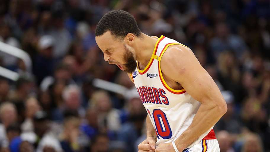 Steph Curry's Behind-The-Back Pass To Draymond Green Went Viral In ...