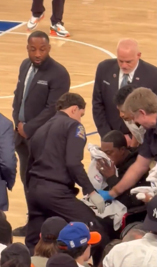 Tracy Morgan taken out of MSG in wheelchair after vomiting courtside in ...