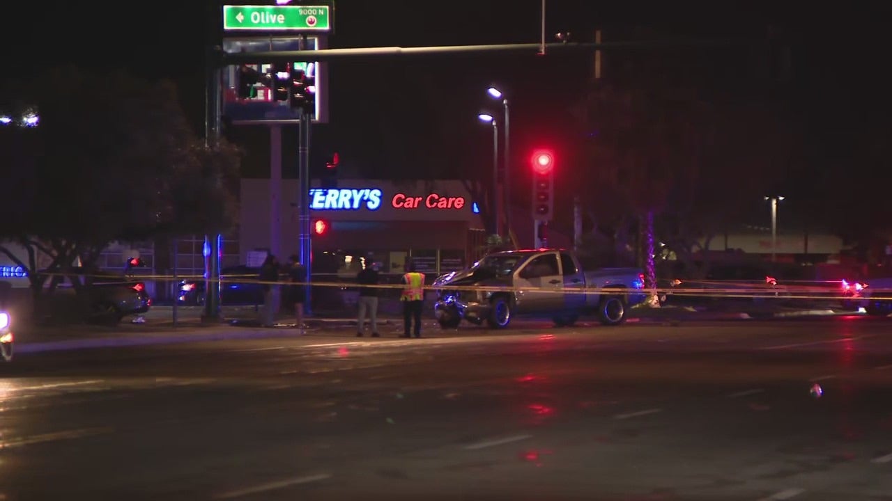 Woman killed, children hurt in Phoenix crash