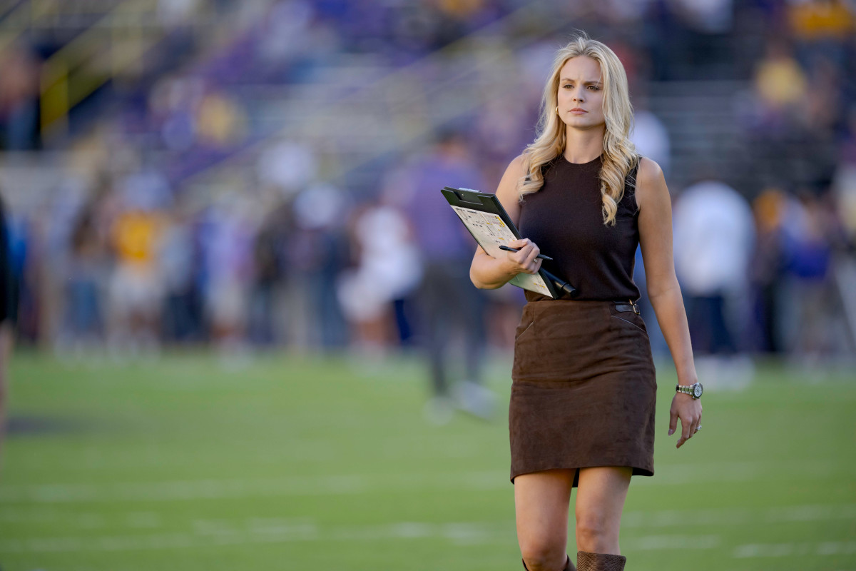 NBA Reporter Katie George's Outfit for Lakers-Suns Game Turned Heads