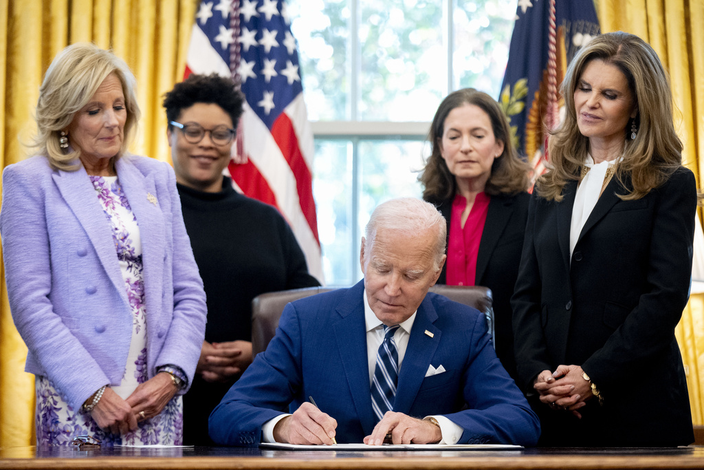 Presidents have used autopens for decades. Now Trump objects to Biden's ...