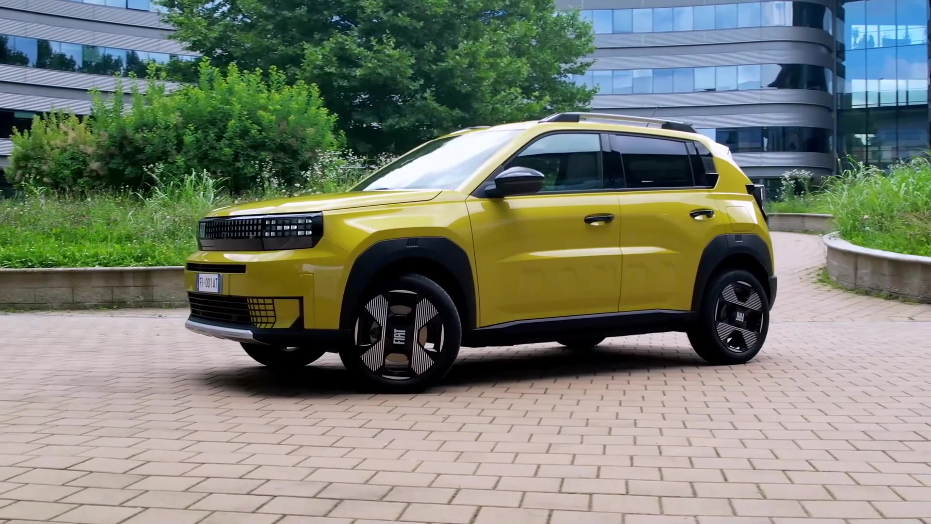 The new Fiat Grande Panda Exterior Design in Yellow
