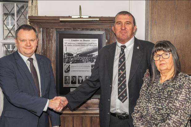 Plaque unveiled to honour Llandow air disaster victims