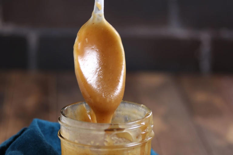 Easy Keto Caramel Sauce