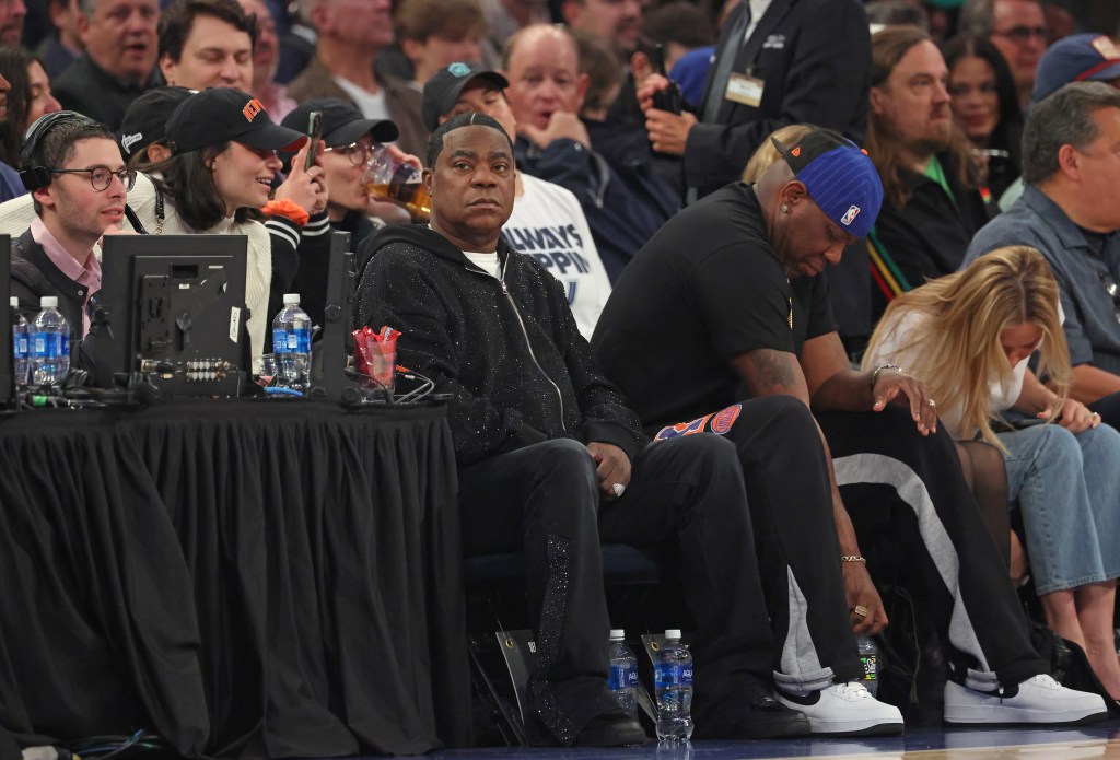 Tracy Morgan taken out of MSG in wheelchair after vomiting courtside in ...