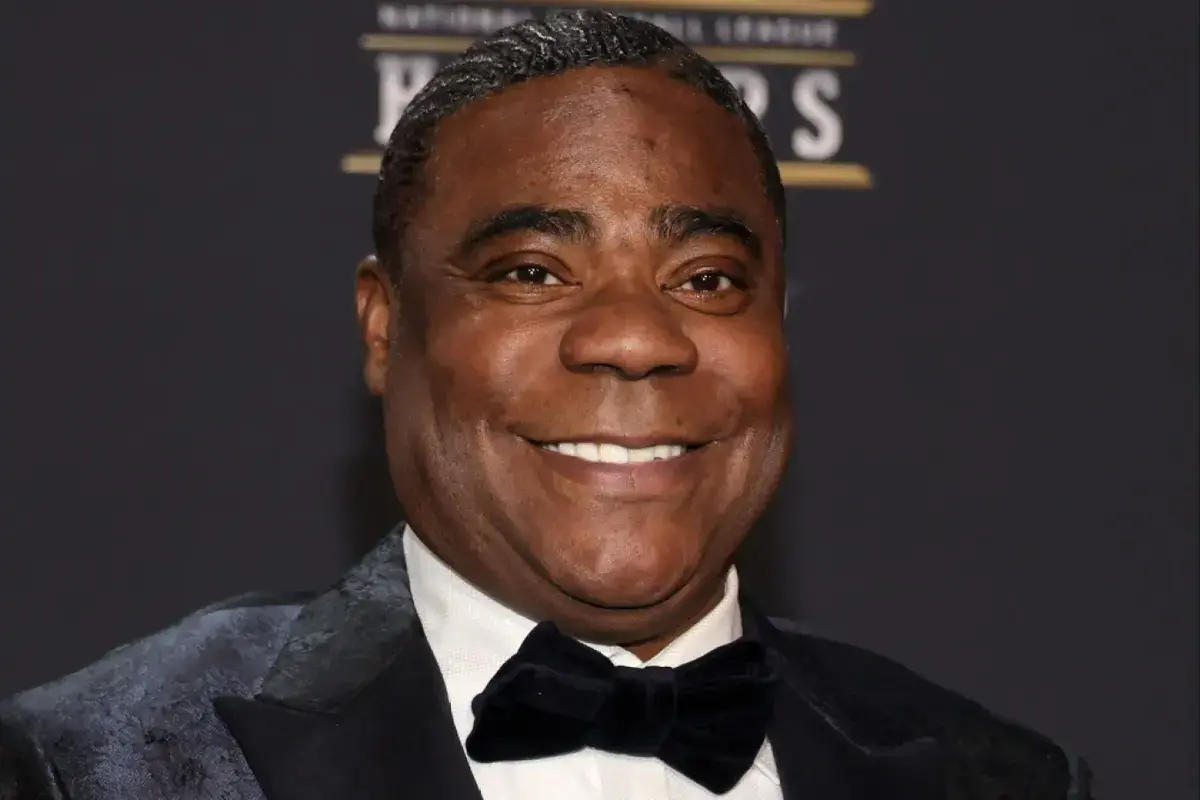 Comedian Tracy Morgan Wheeled Off After Vomiting on Madison Square ...