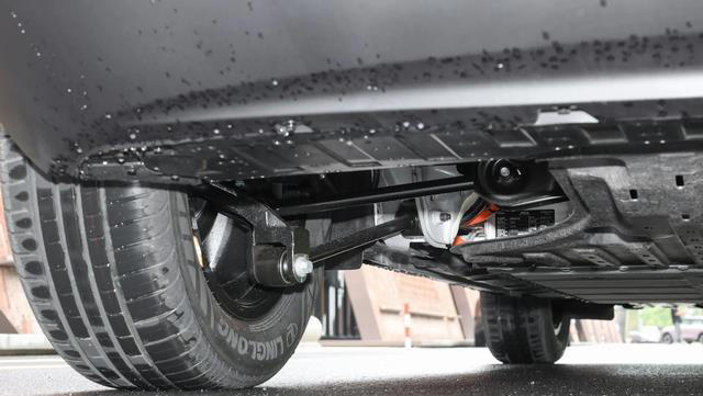 仅6.88万起，一个月卖出28588辆，前后独悬，吉利星愿香不香？