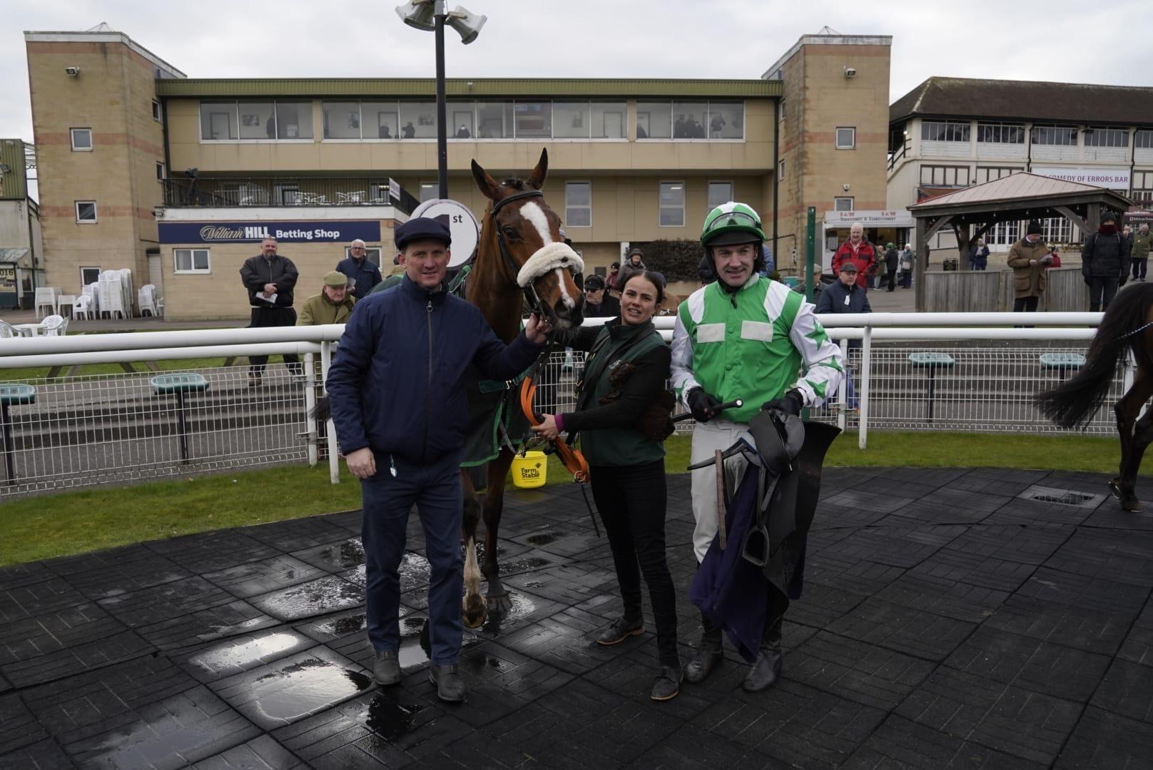 St Patrick's Day racing at Fontwell Park - in 23 photos by Clive Bennett