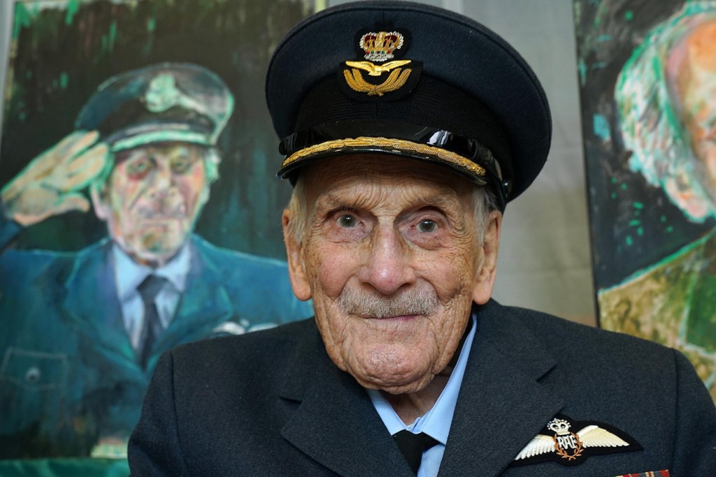 Last surviving Battle of Britain pilot dies aged 105