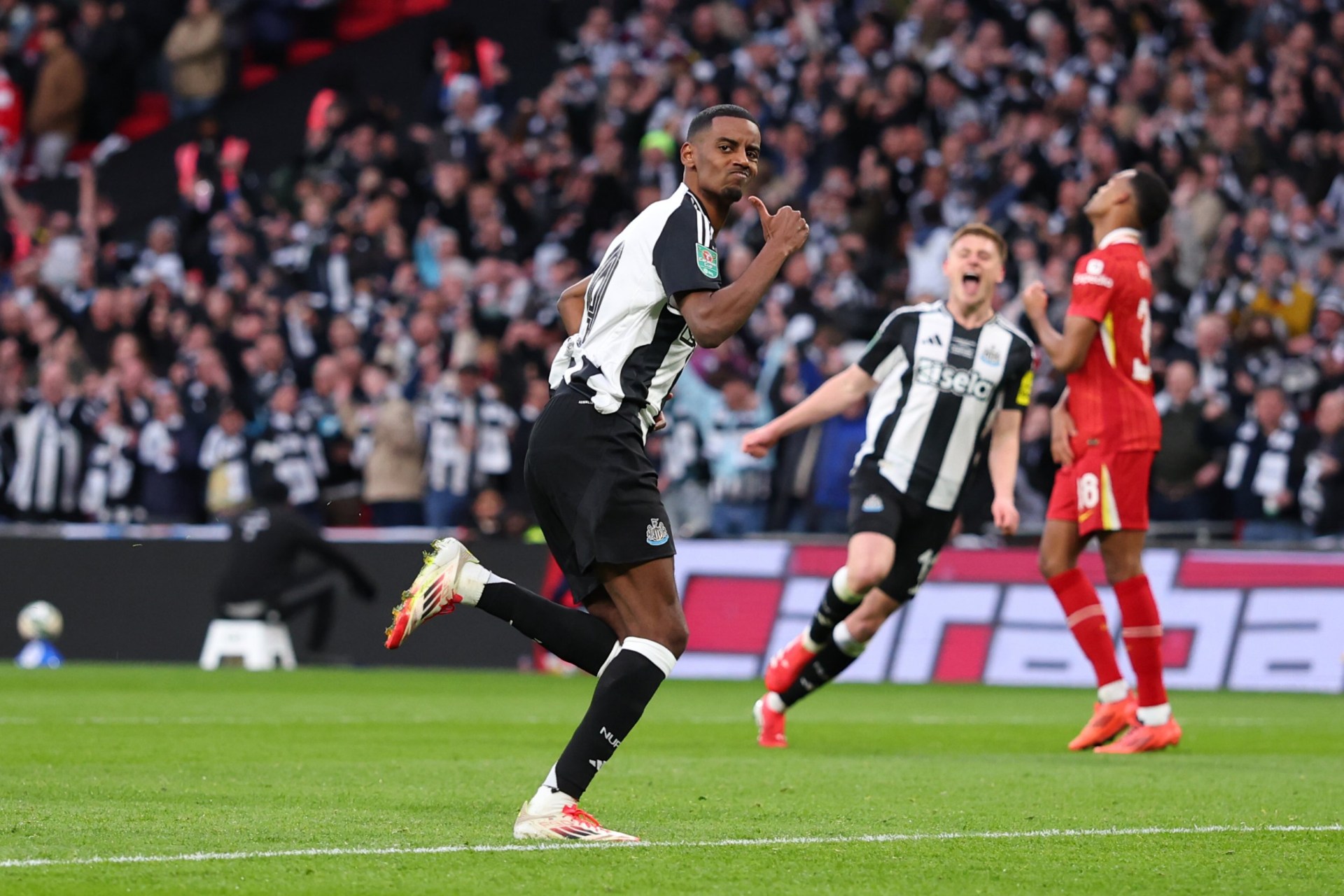 Arsenal target Alexander Isak and one Newcastle teammate after Carabao ...