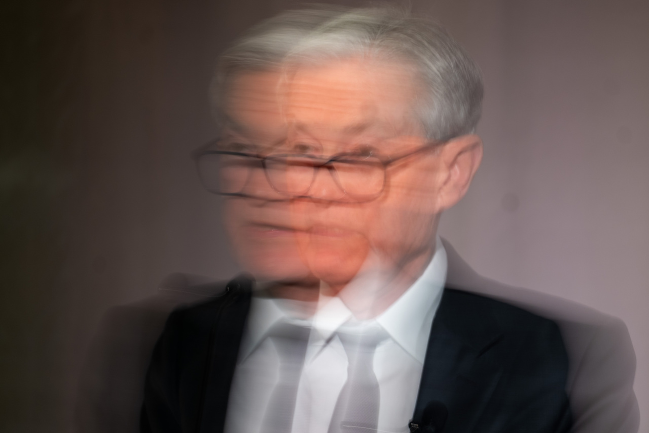 Powell Contends With Double Threat of Economic Chaos and Political ...