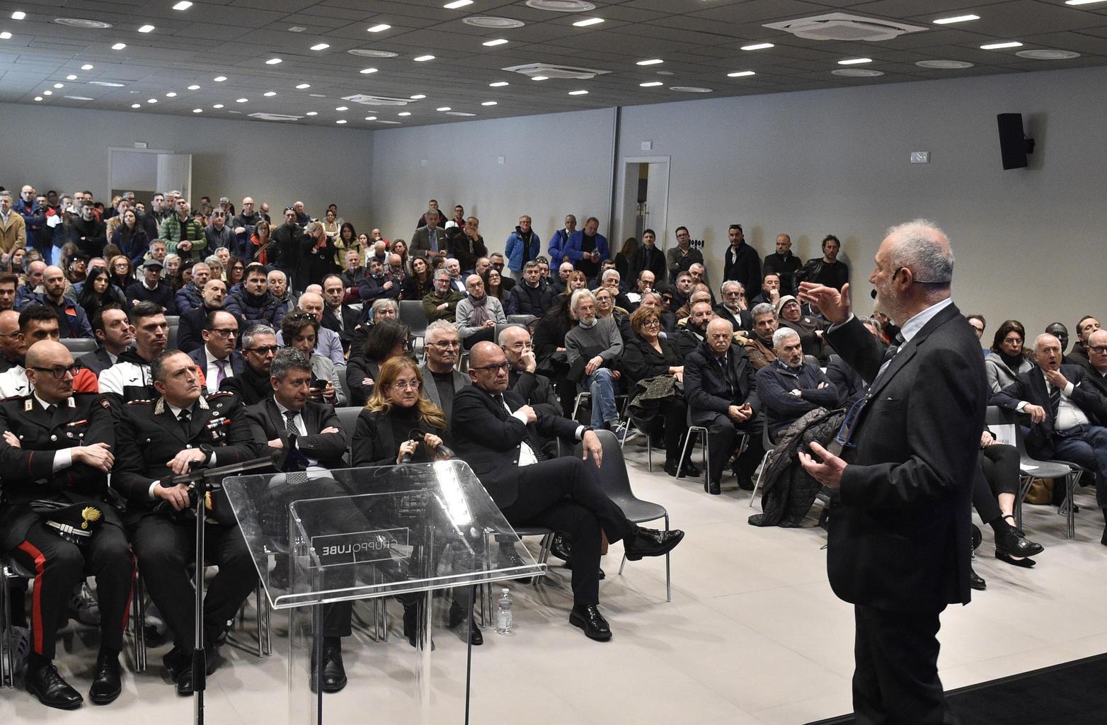 "Lo scudetto?. Dare un futuro ai giovani"