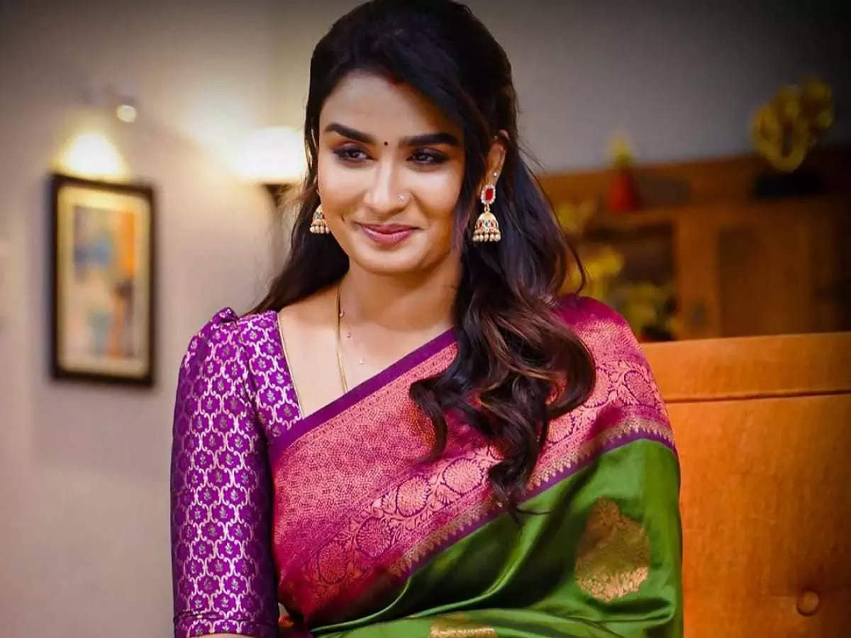 Kizhakku Vaasal actress Reshma Muralidaran set to play the titular role ...