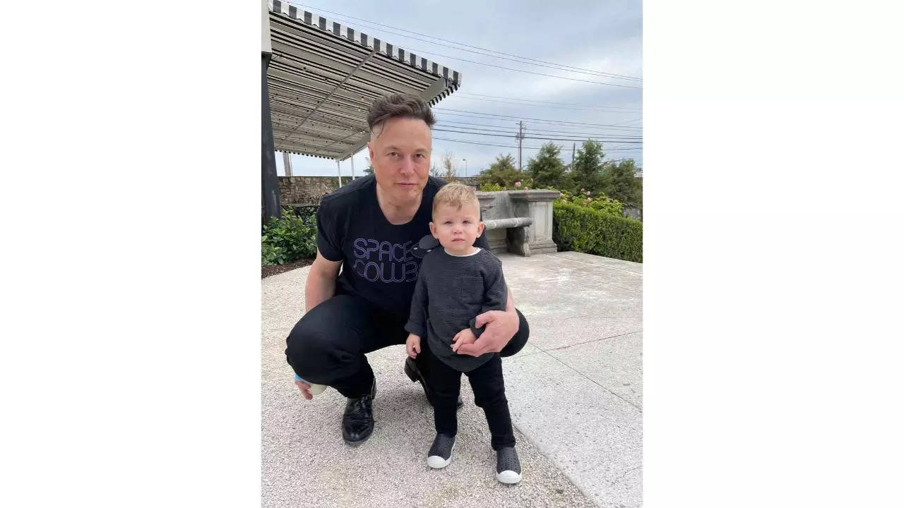 Elon Musk gets back his 2021 hairstyle, says: Going back to ...