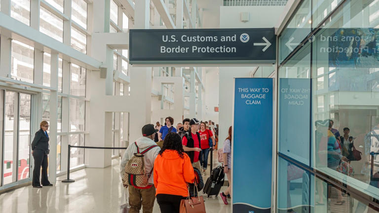 Reisende in Sorge: US-Grenzbehörden dürfen Handys durchsuchen