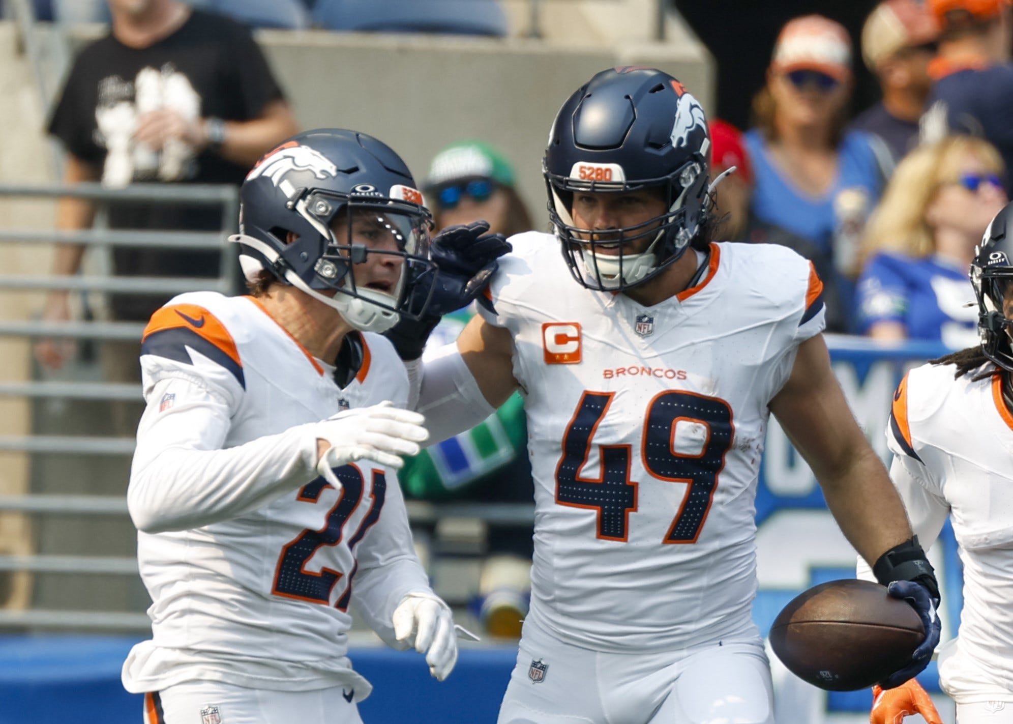 Broncos LB Alex Singleton is running again after ACL injury