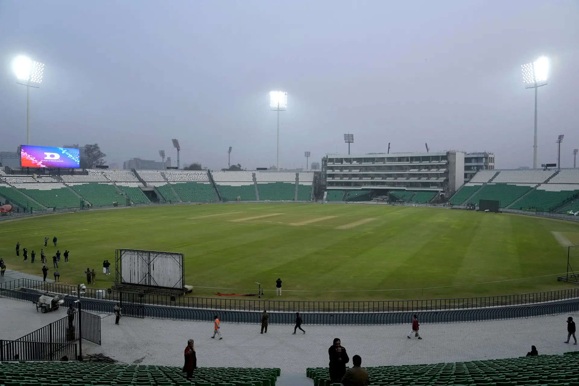 Pakistani-origin cricketer Junaid Zafar Khan dies on the field in 41.7 ...